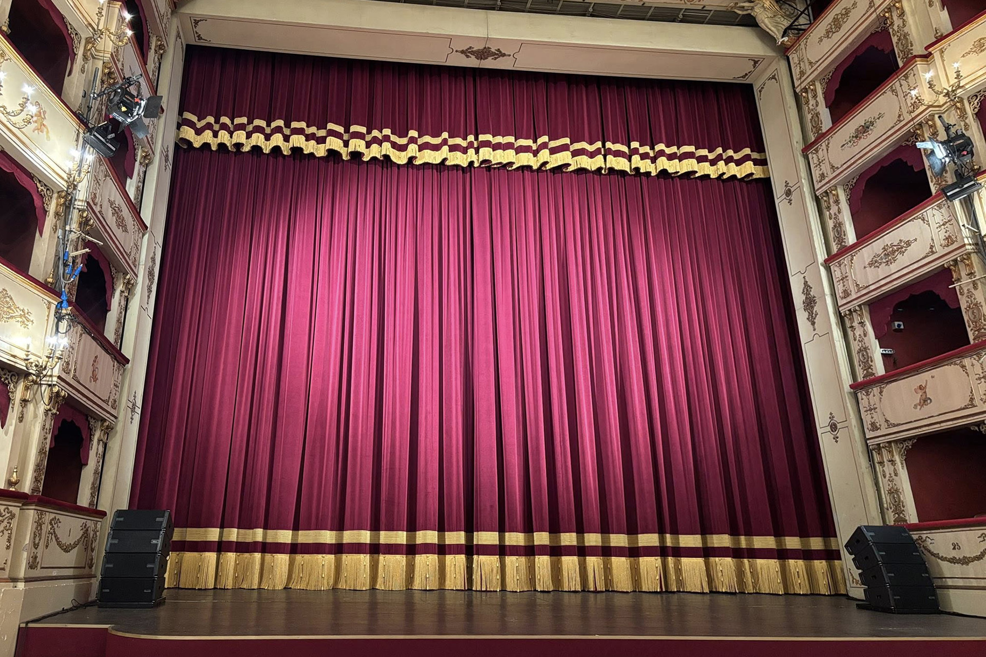 NFR - Frange - Passamaneria | PERONI