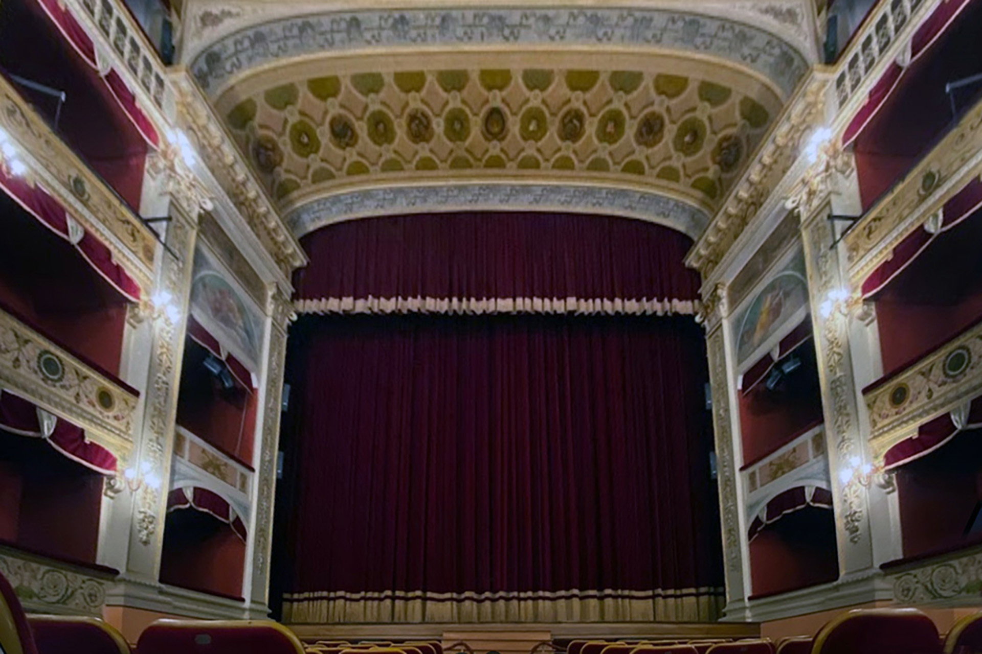 Teatro Pirandello - Sipari e quadrature per teatri storici | PERONI