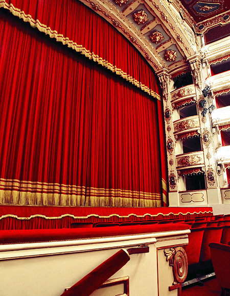 Teatro Amilcare Ponchielli - Sipari e quadrature per teatri storici ...
