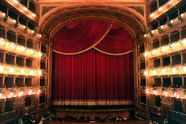 Teatro Massimo - Cortinas para teatros históricos | PERONI