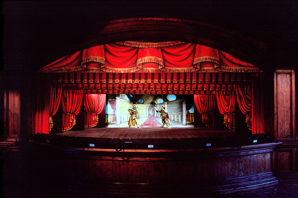 Teatro dell'Opera dei Pupi - Cortinas para teatros históricos | PERONI