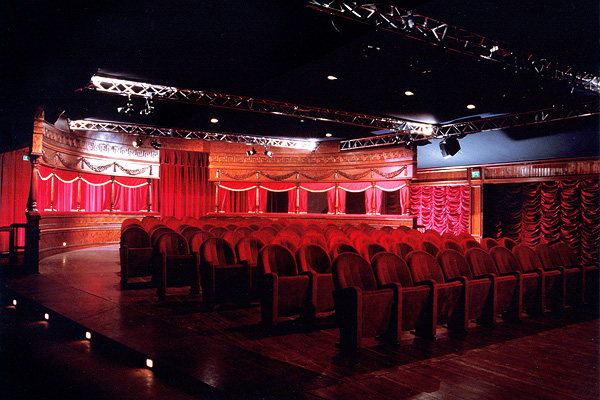 Teatro dell'Opera dei Pupi - Cortinas para teatros históricos | PERONI