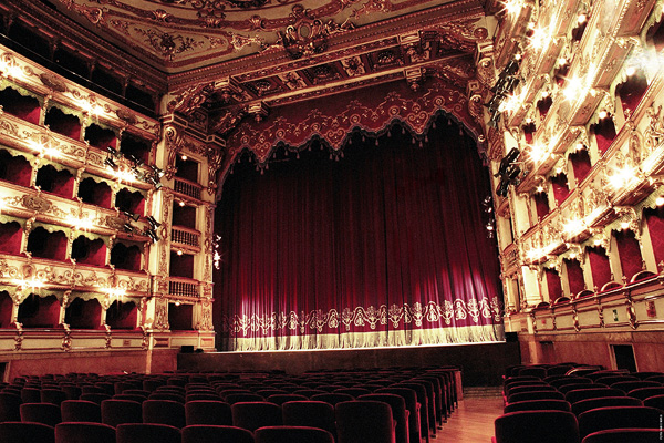 Cortine principale - Cortine pentru teatre reprezentative | PERONI