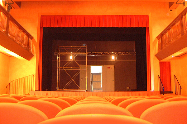 Teatro Comunale of Castello d'Argile - Curtains for multi-purpose ...