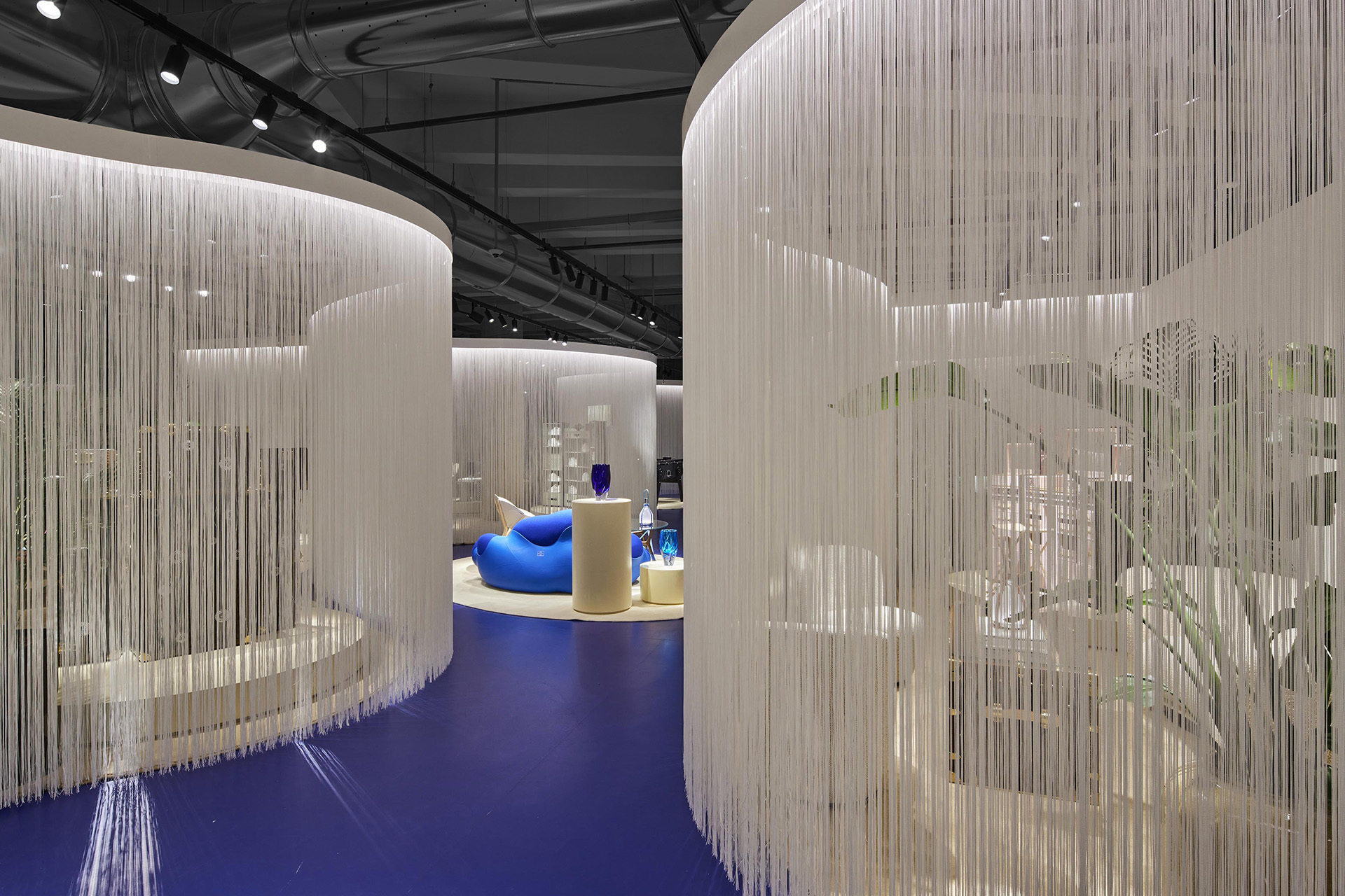 Tripolina string curtains - Projection / transparency backdrops | PERONI