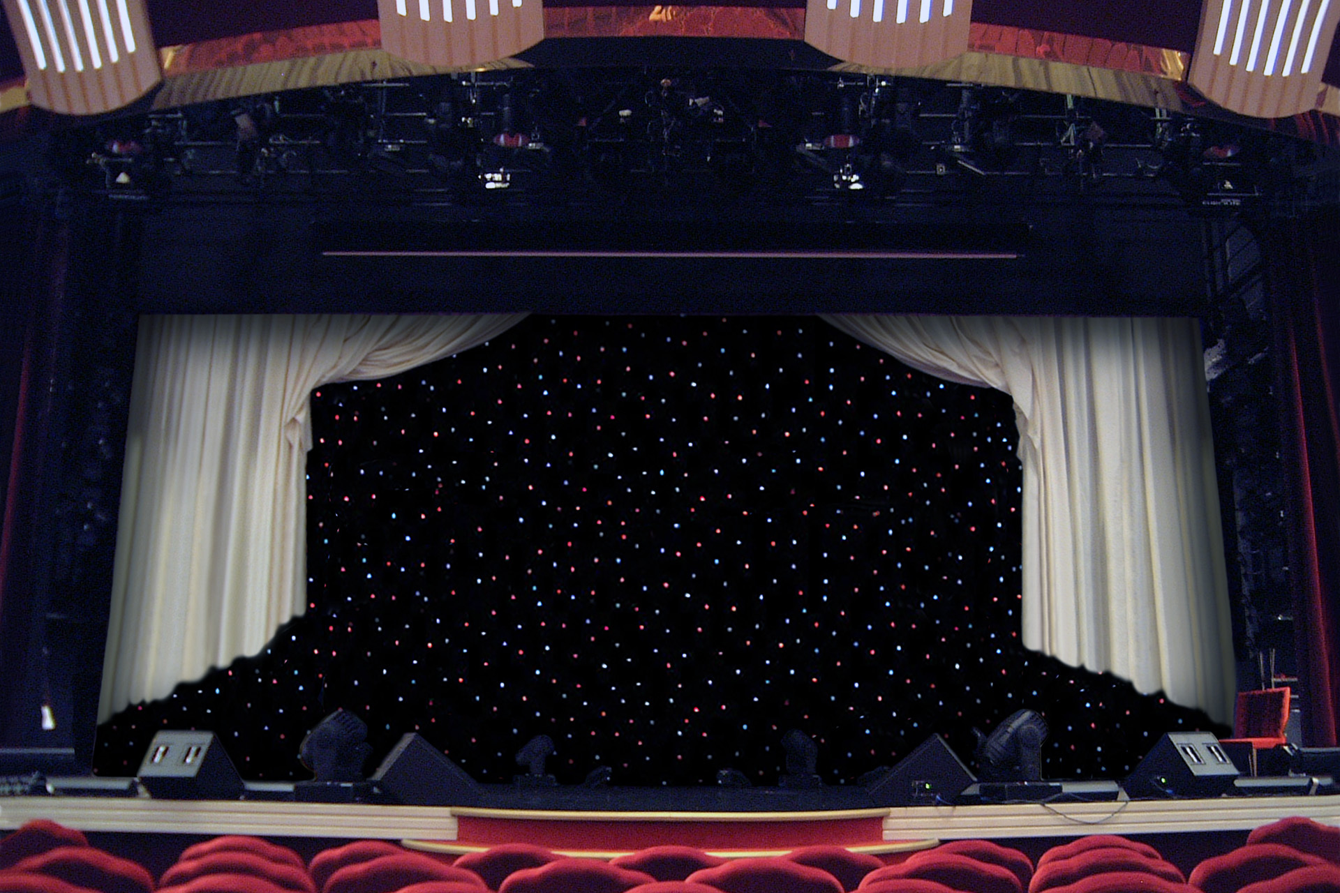Fly and swag curtains - Typology of curtain | PERONI