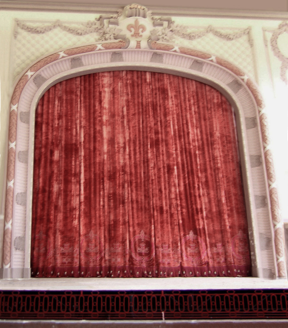 Salle des fêtes de Fives - Curtains for historical theaters | PERONI