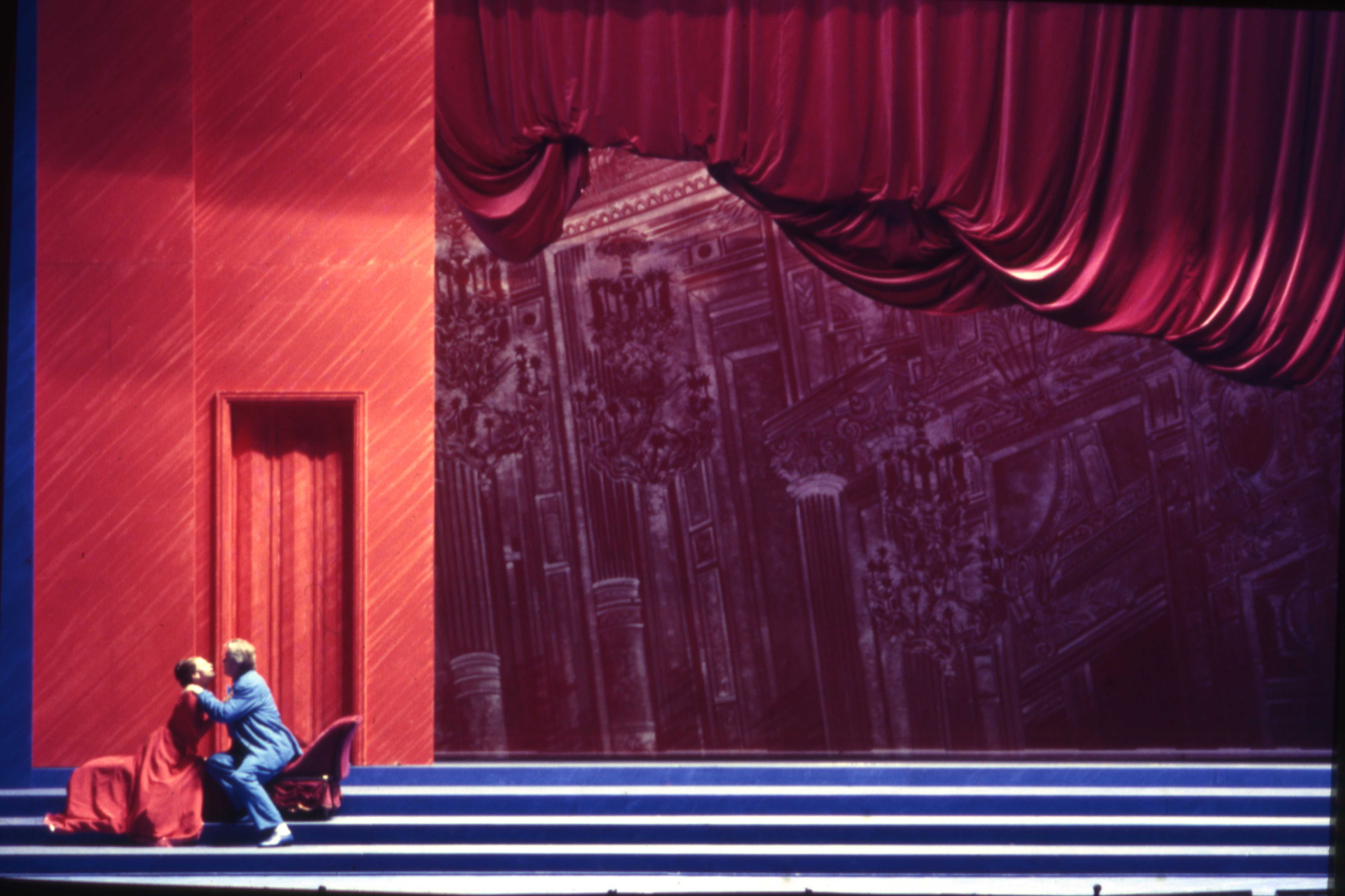 Rearward lifting curtain - Typology of curtain | PERONI