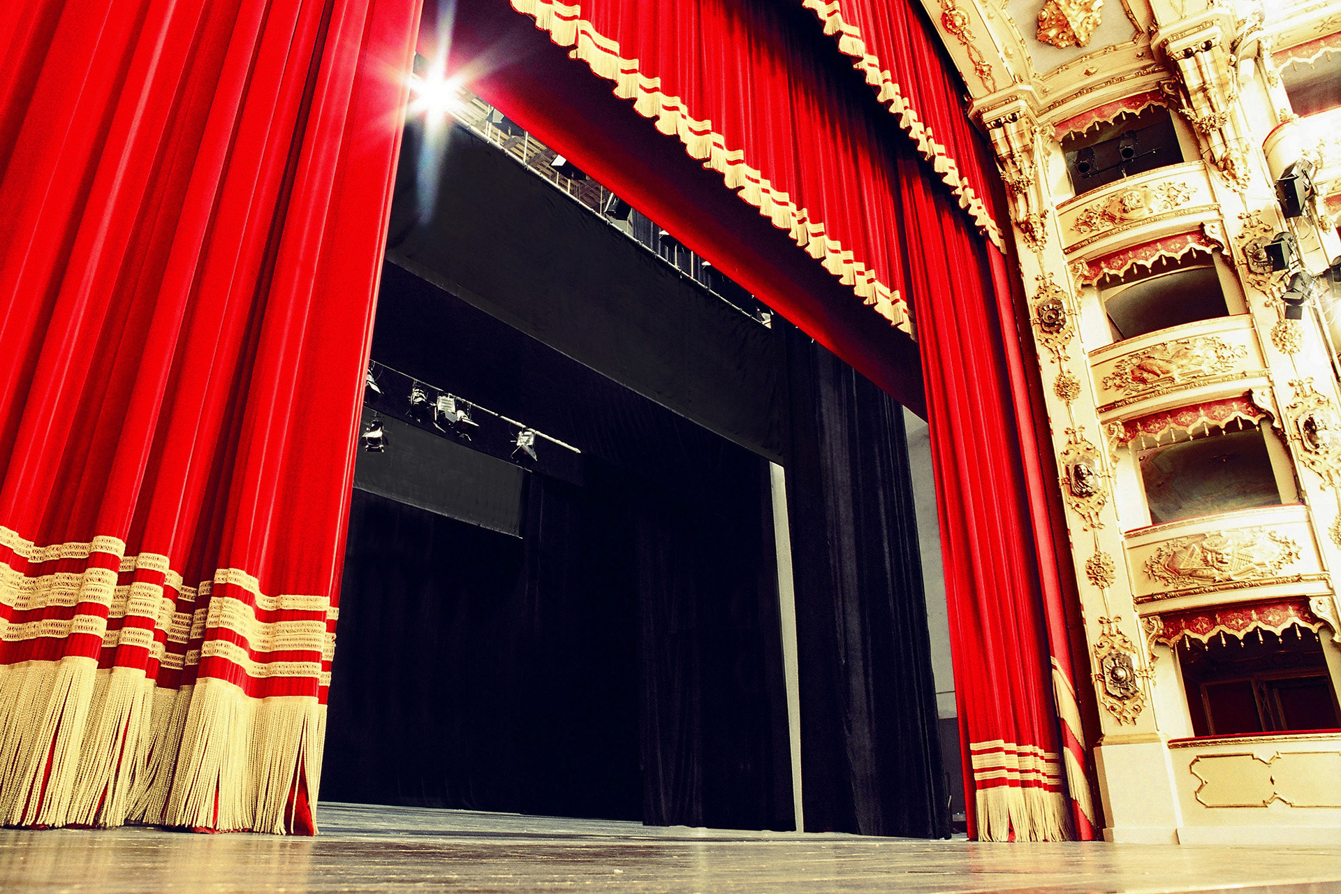 Traveller curtains - Typology of curtain | PERONI