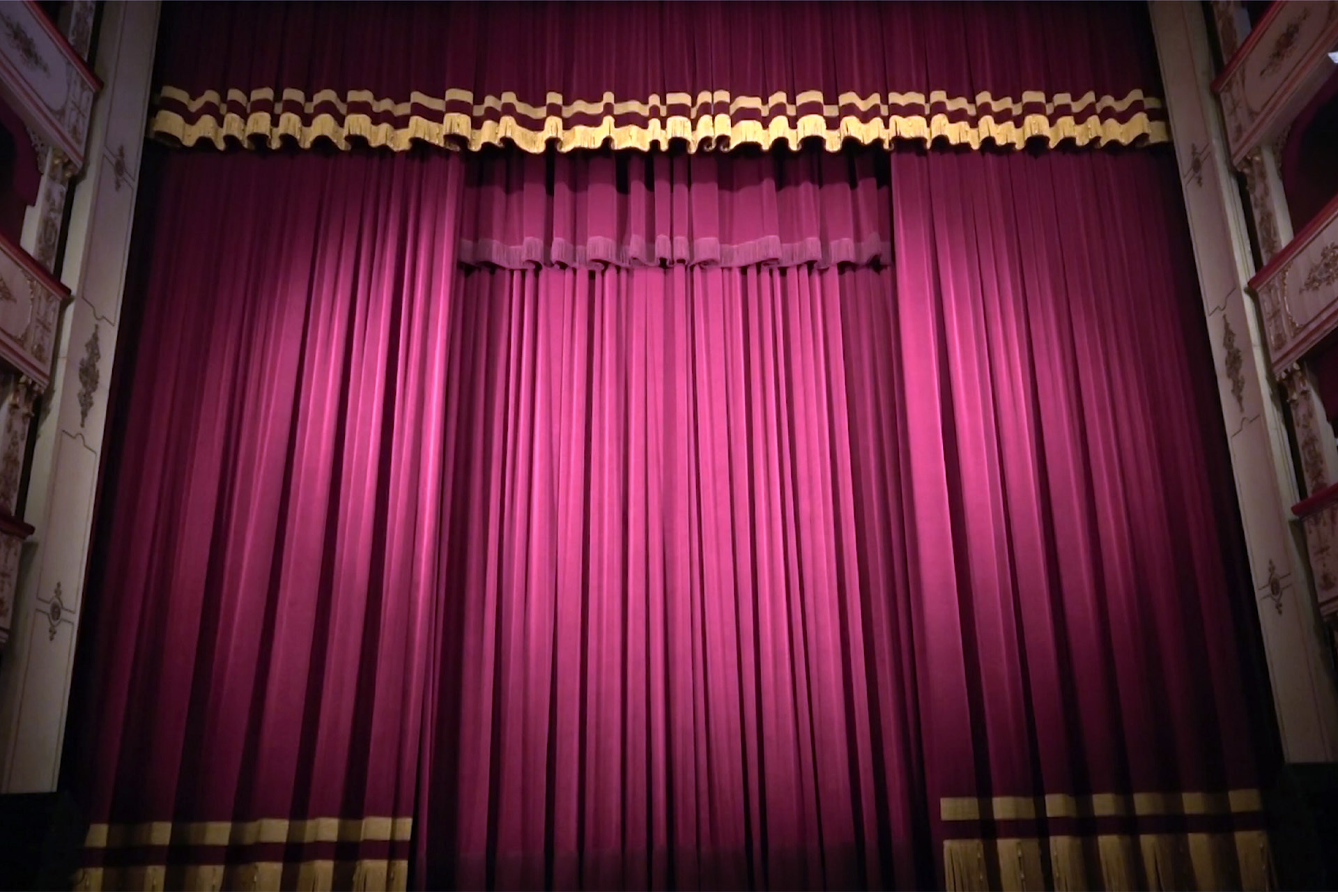 Traveller curtains - Typology of curtain | PERONI