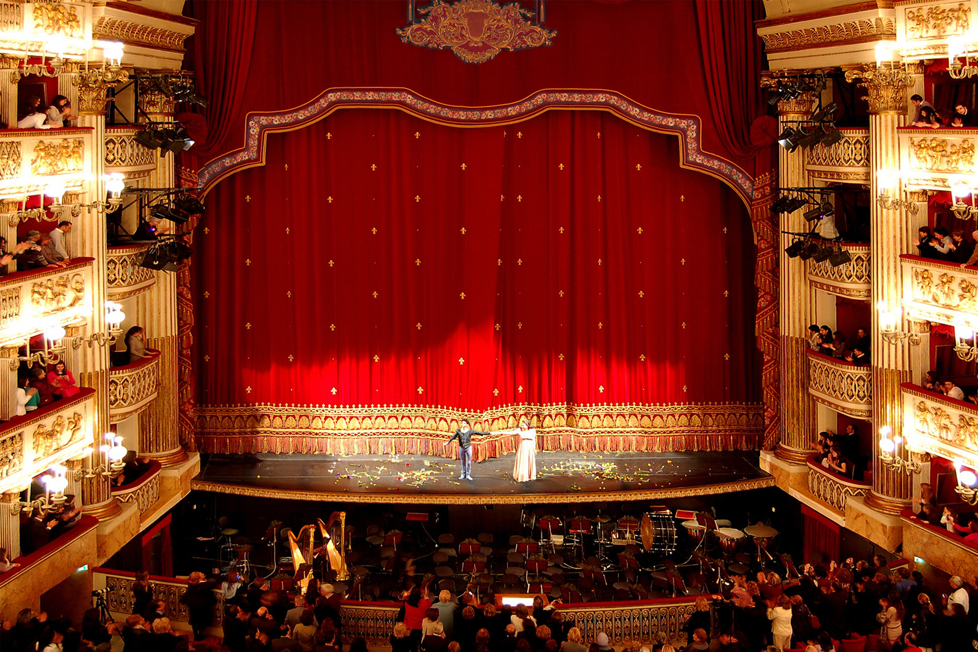 Remembering ... - Curtains for historical theaters | PERONI