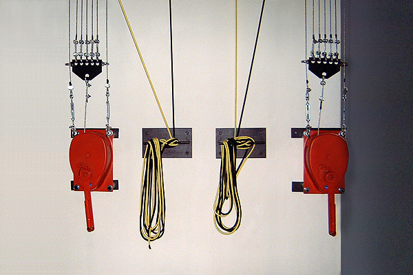 Manual fly facilities - Rigging systems | PERONI