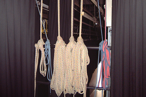 Manual fly facilities - Rigging systems | PERONI