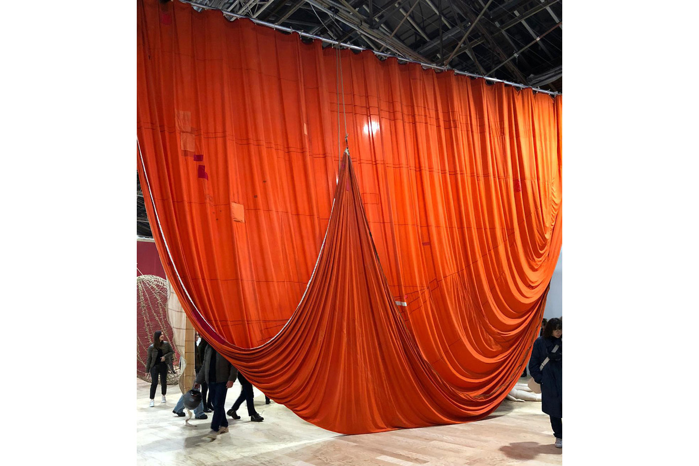 Rearward lifting curtain - Typology of curtain | PERONI