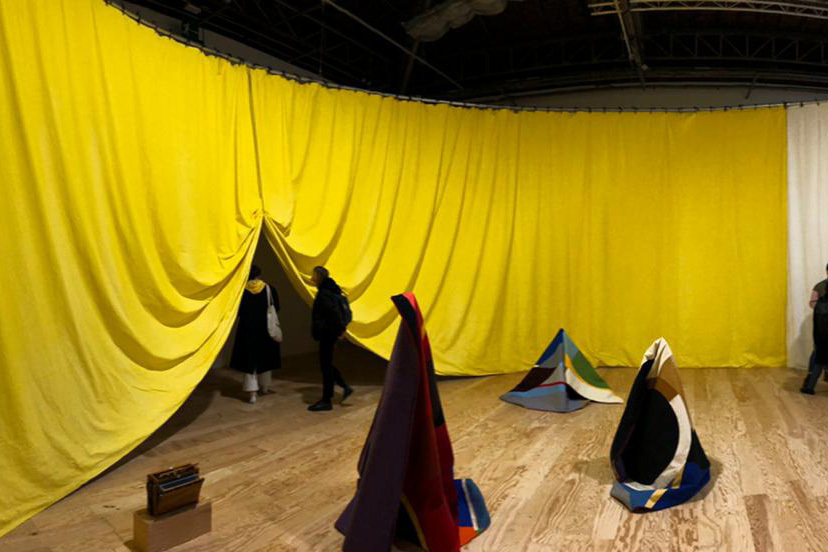 Frontward lifting curtain - Typology of curtain | PERONI