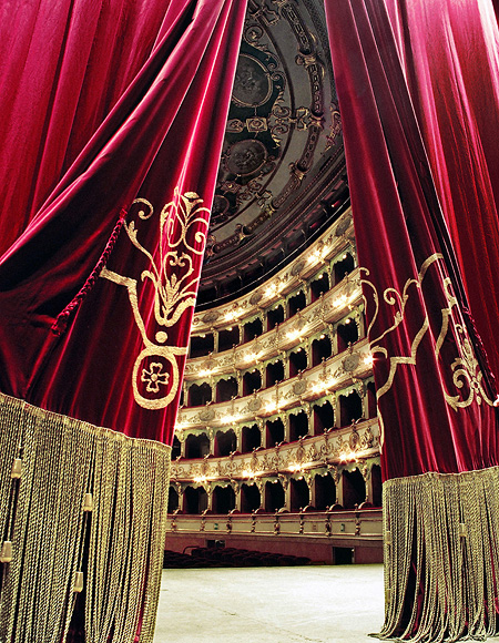 Teatro Grande - Curtains for historical theaters | PERONI